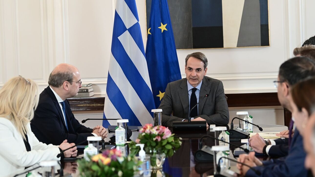 Αύξηση κατώτατου μισθού στα 780 ευρώ από 1η Απριλίου – Εμπορικός ...